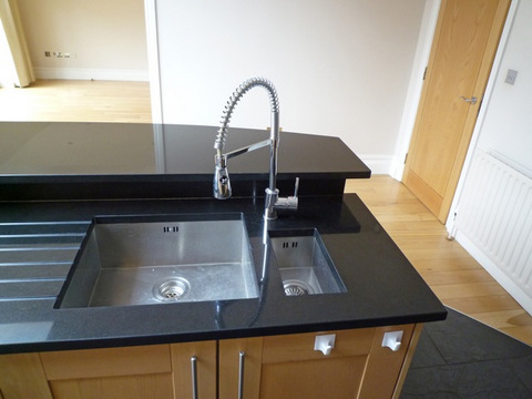 Approx 7yr old PWS Kitchen, Granite Worktops and Appliances