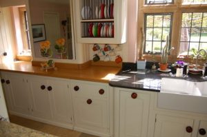 Approx 7 yr old Mark Wilkinson Cooks Kitchen, granite worktops, island ...