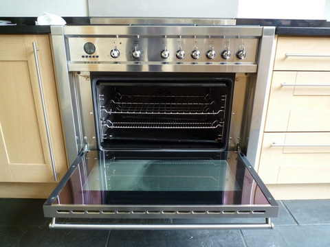 Approx 7yr old PWS Kitchen, Granite Worktops and Appliances