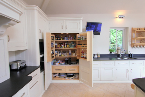 Approx 7yr Old Mark Wilkinson Cooks Kitchen, Island and Granite Worktops