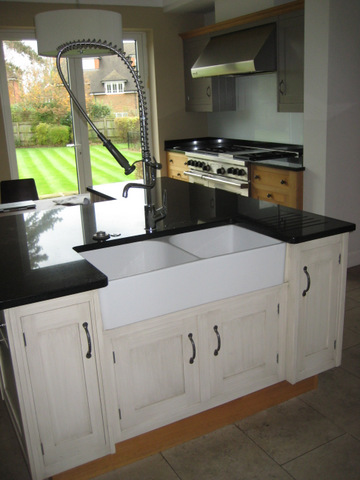 Approx 4yr Old Smallbone Kitchen, Island, Granite Worktops and Appliances