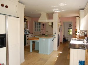 Approx 7 yr old Mark Wilkinson Cooks Kitchen, granite worktops, island ...