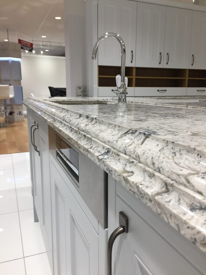 Ex Display Wren Kitchen with Island | The Used Kitchen Company