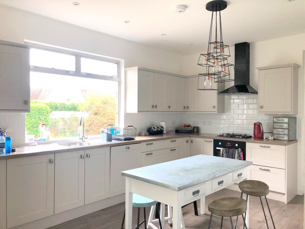 Howdens Kitchen with Utility Room ] The Used Kitchen Company