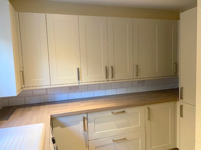 Howdens Utility Room With Dryer - Used | The Used Kitchen Company