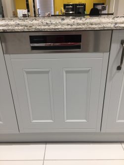 Ex Display Wren Kitchen with Island | The Used Kitchen Company