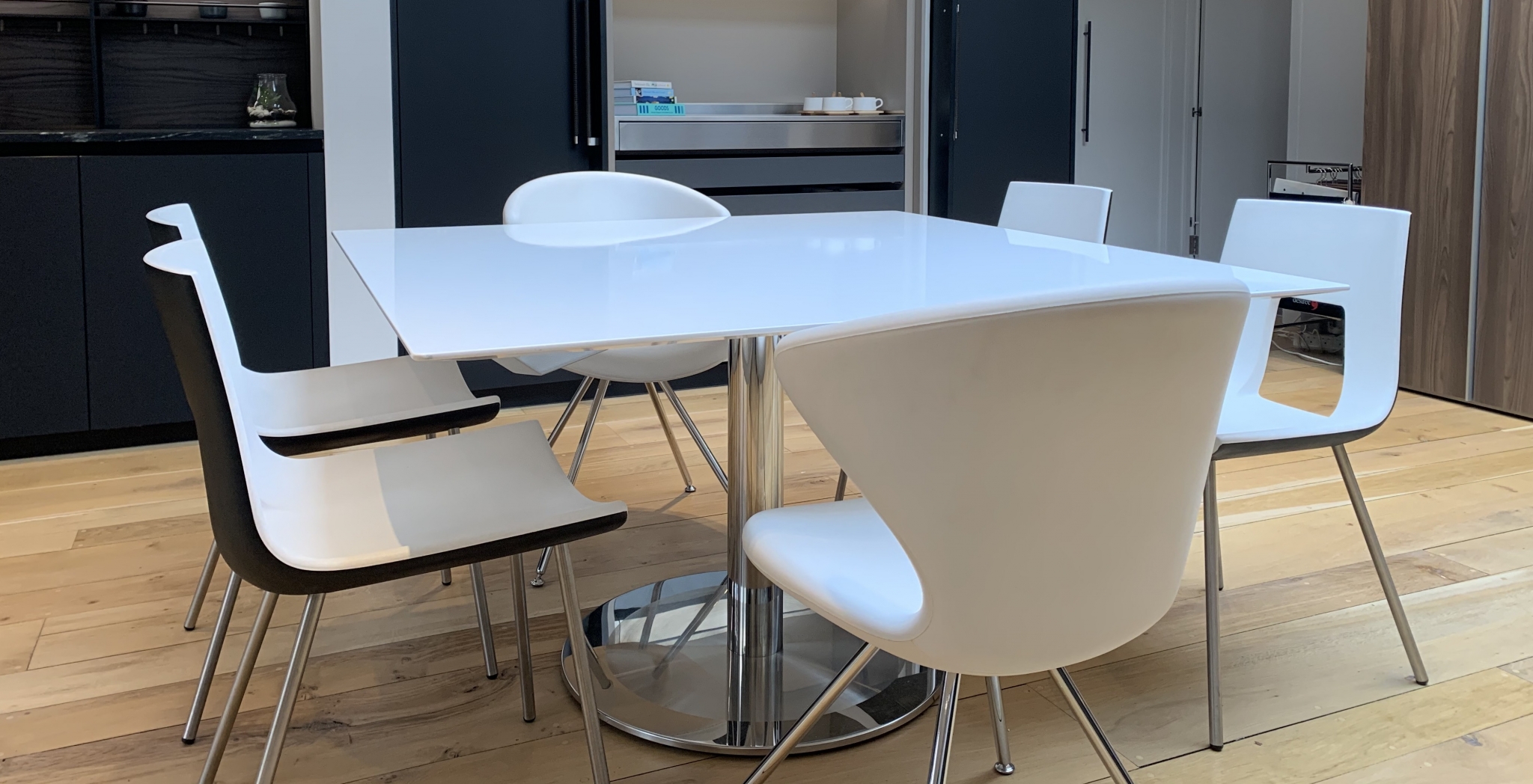 Ex Display Table and Chairs | The Used Kitchen Company