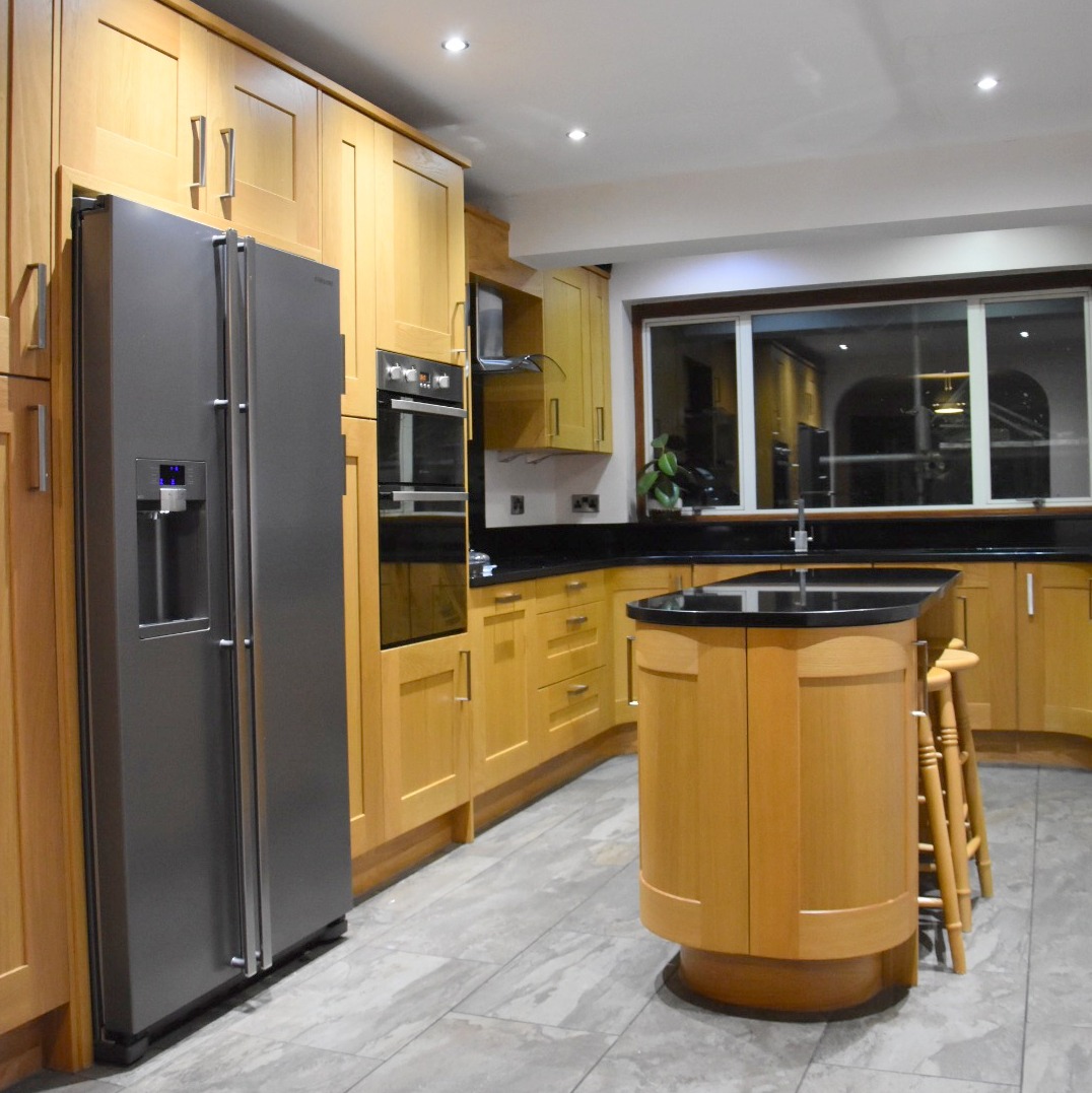 Used Kitchen with Island} The Used Kitchen Company