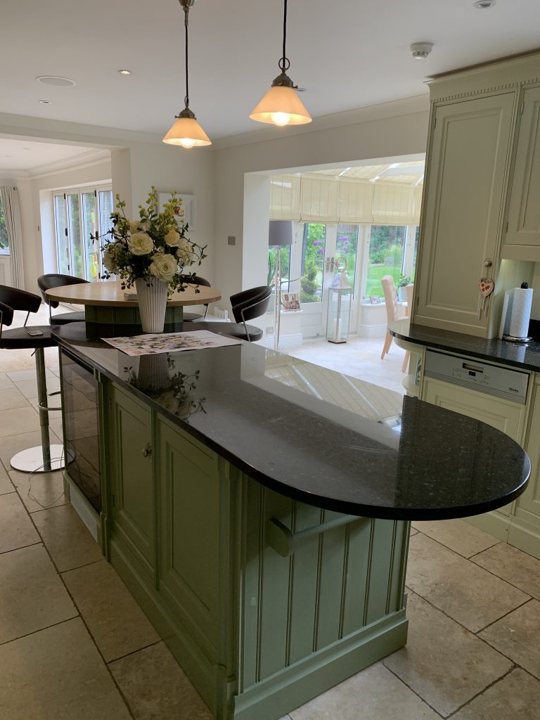 Large Mark Wilkinson Kitchen with Island | The Used Kitchen Company