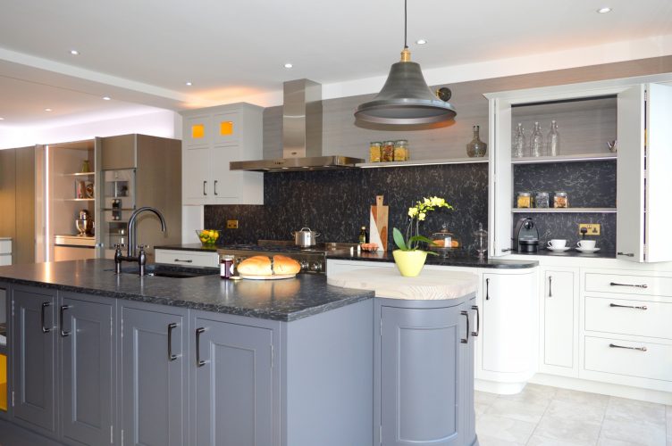 Ex Display In-Frame Shaker Kitchen | The Used Kitchen Company