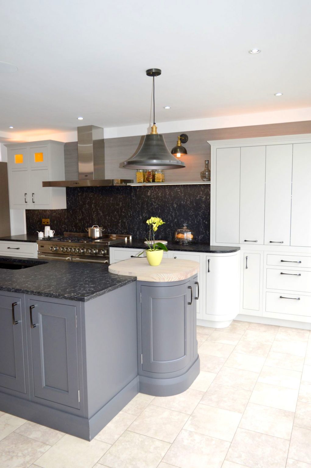 Ex Display In-Frame Shaker Kitchen | The Used Kitchen Company