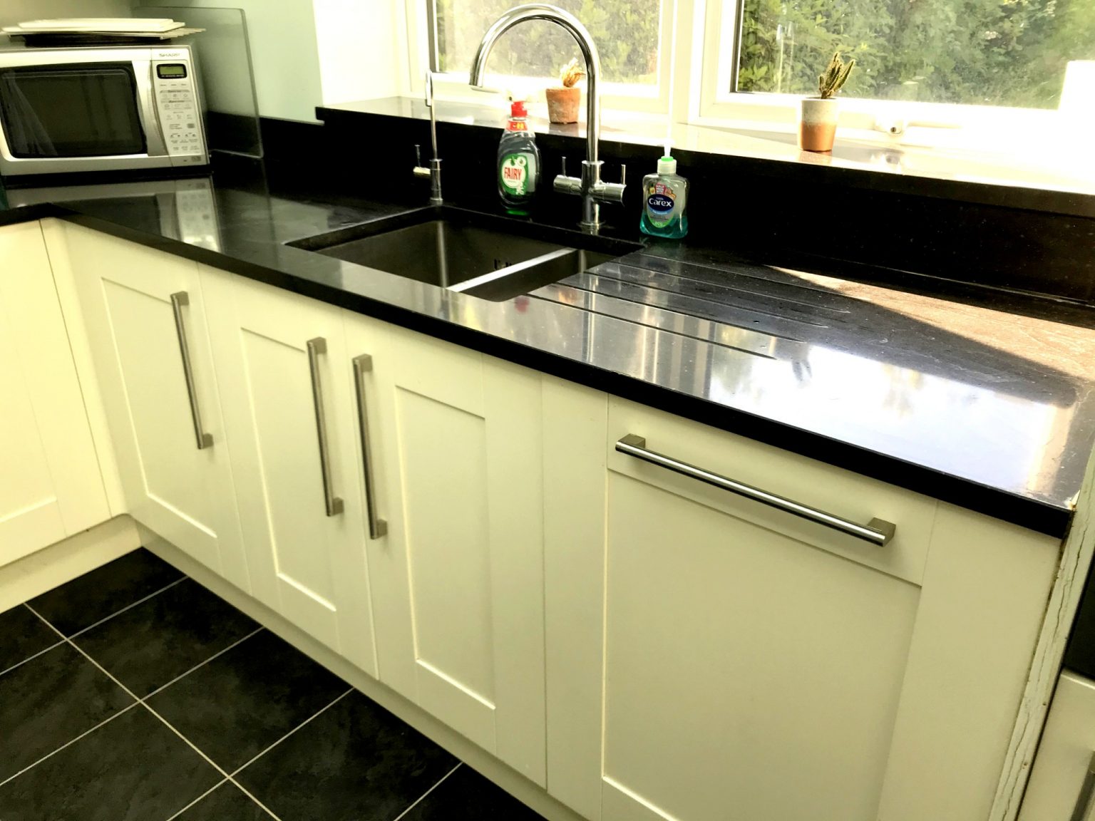 Benchmarx Kitchen With Worktops and Appliances - Used