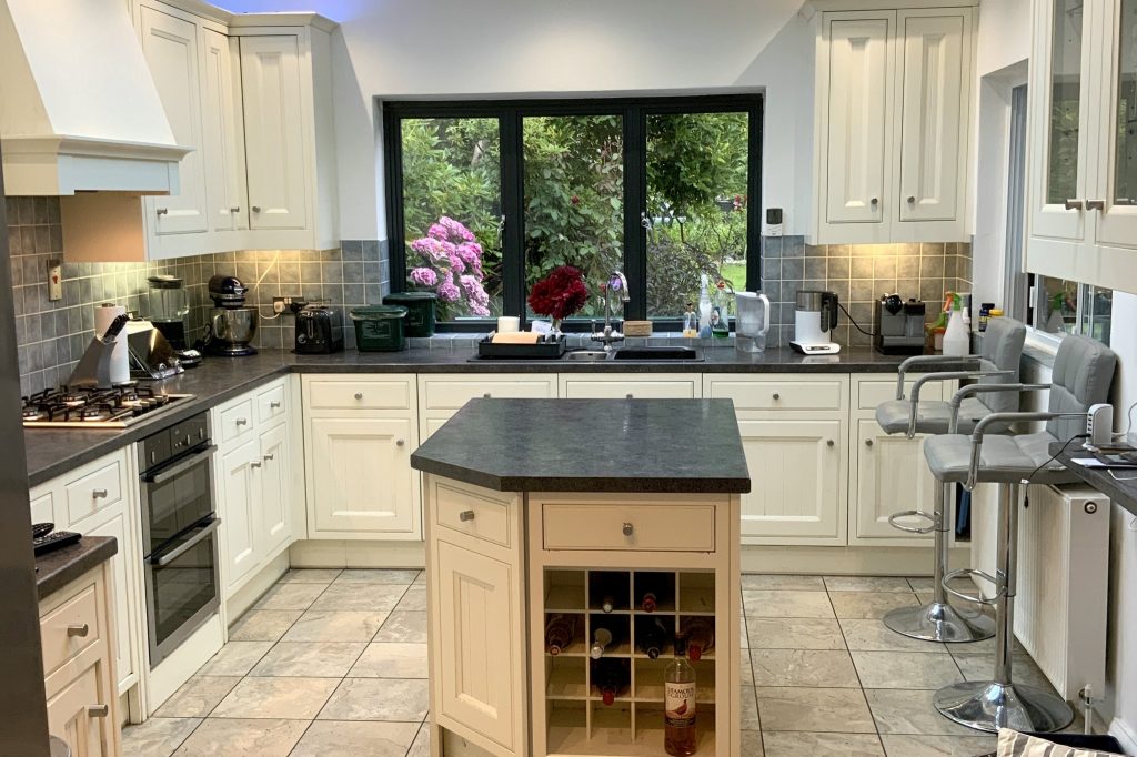 Magnet Kitchen with Island and Worktops | The Used Kitchen Company