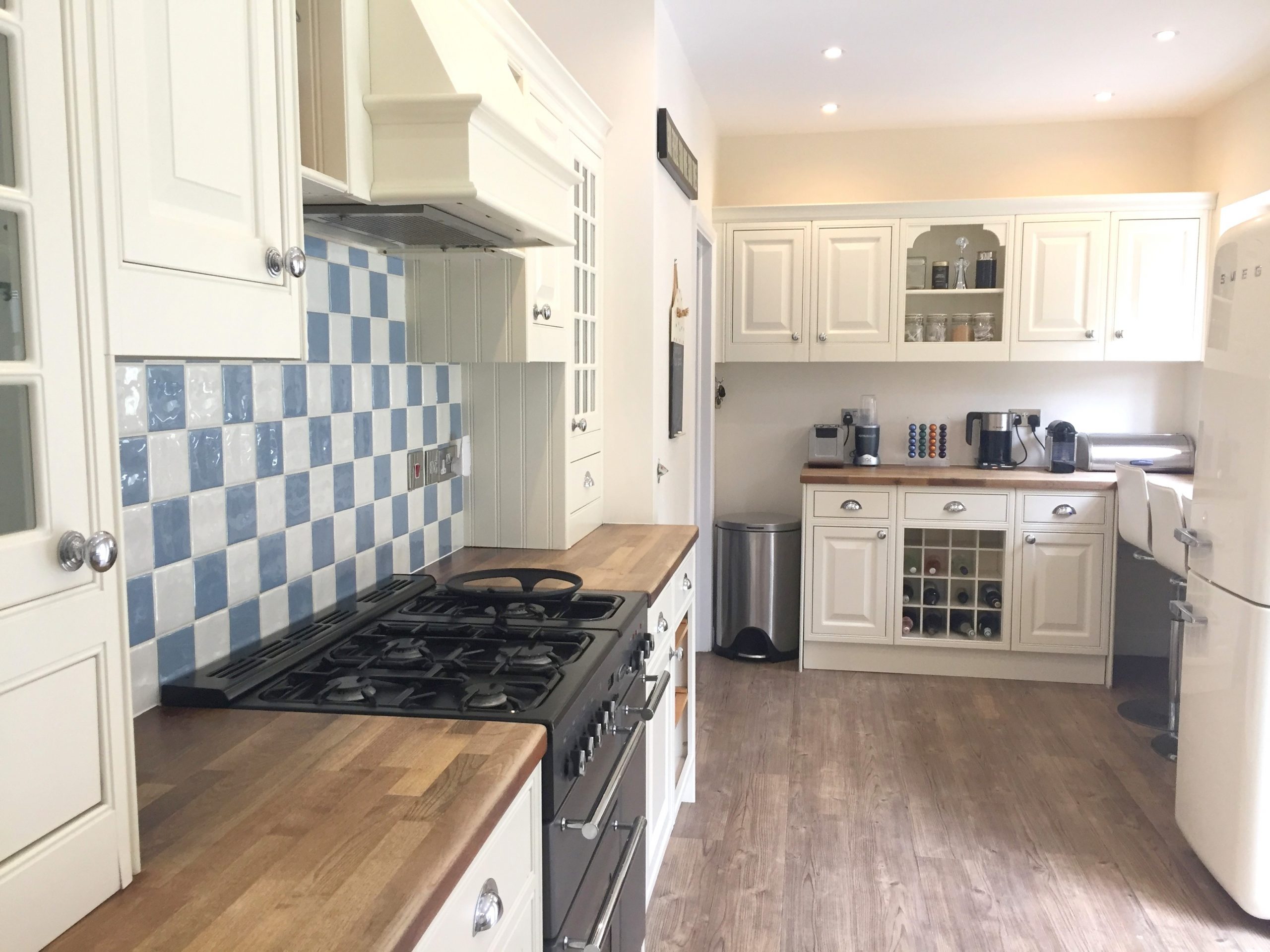 Magnet Charleston Bone Kitchen with Solid Wood Worktops - Used - The ...
