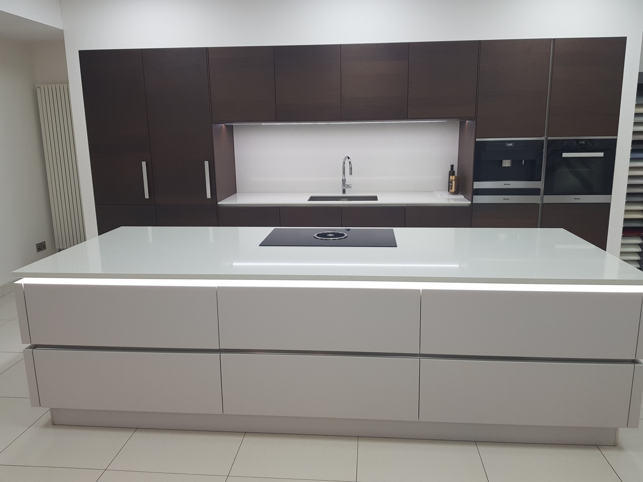 Ex Display Sherry Oak Hacker Kitchen | The Used Kitchen Company